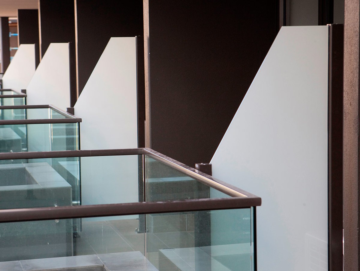 Glass Screen - Privacy Screens & Louvres | Axiom Group