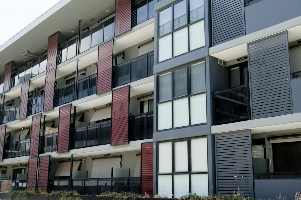 Fixed Louvre & Slatted Screens - Privacy Screens & Louvres | Axiom Group